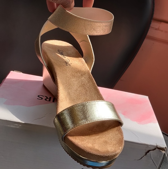 Shoes | Gold Sandal | Poshmark